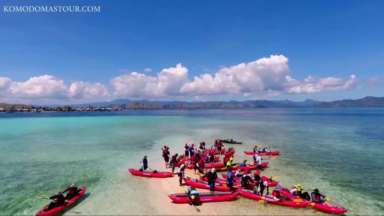 The Ultimate Guide to Kayaking in Komodo National Park - SHARING KOMODO ...